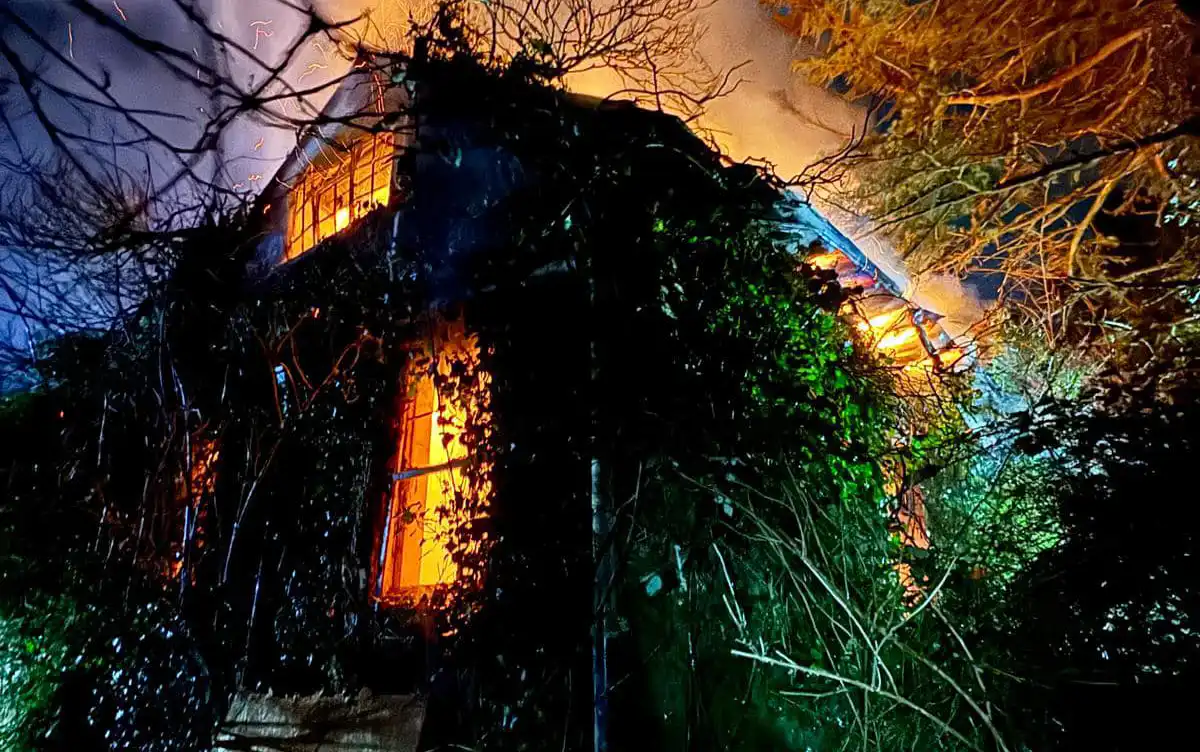 People urged to avoid unstable building after fire near Dorchester ...