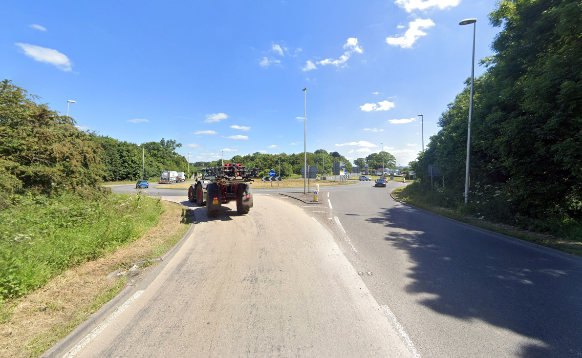 Drivers facing delays on A303 after crash near Hazelgrove Roundabout ...