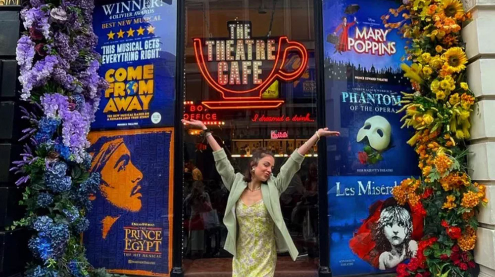 Give a hand for Molly Carter | The New Blackmore Vale Magazine | In ...